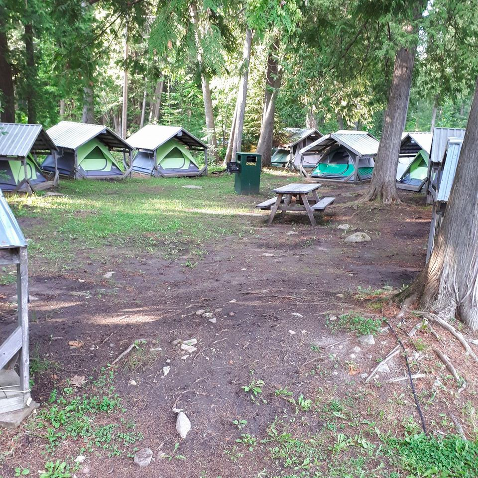 Platform Tent Camping Davison, QC | Esprit Whitewater